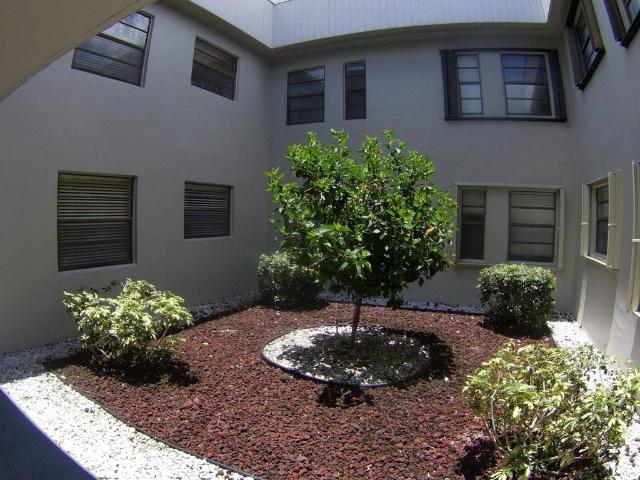 Luxury apartment complex for rent in Delray Beach, United States