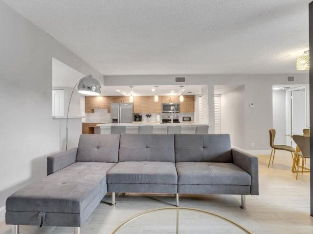 Luxury apartment complex for rent in Delray Beach, United States