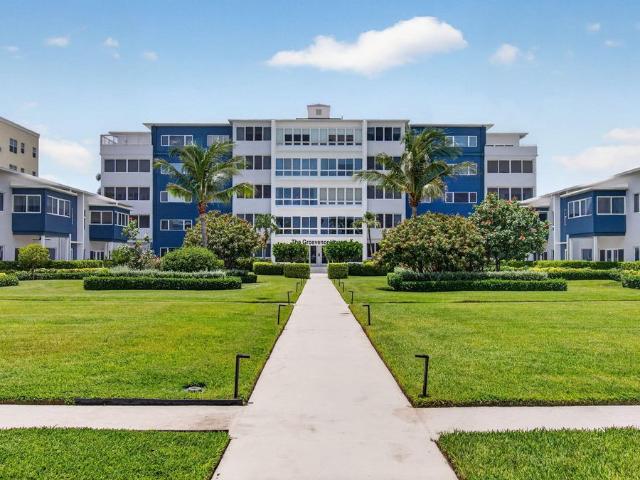 Luxury apartment complex for rent in Delray Beach, United States