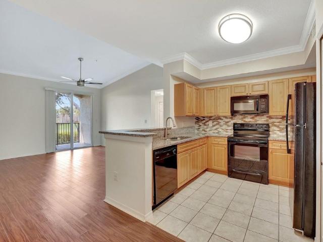 Luxury apartment complex for rent in Delray Beach, United States