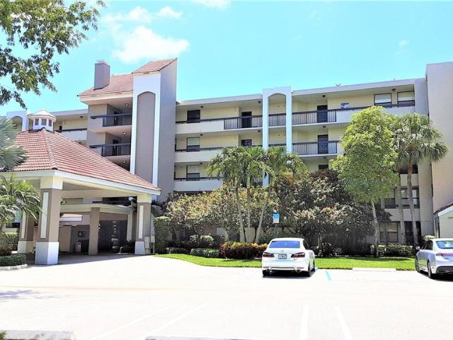 Luxury apartment complex for rent in Delray Beach, United States