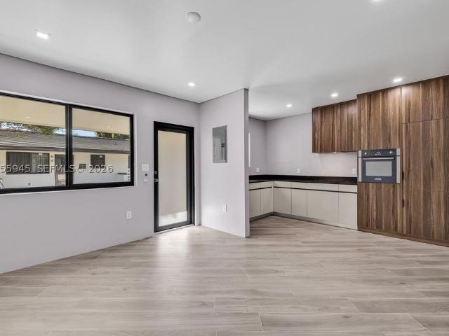 Luxury apartment complex for rent in El Portal, United States