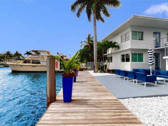 Luxury apartment complex for rent in Fort Lauderdale, Florida