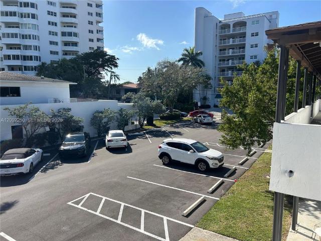 Luxury apartment complex for rent in Fort Lauderdale, Florida