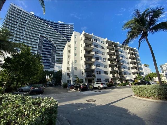 Luxury apartment complex for rent in Fort Lauderdale, Florida