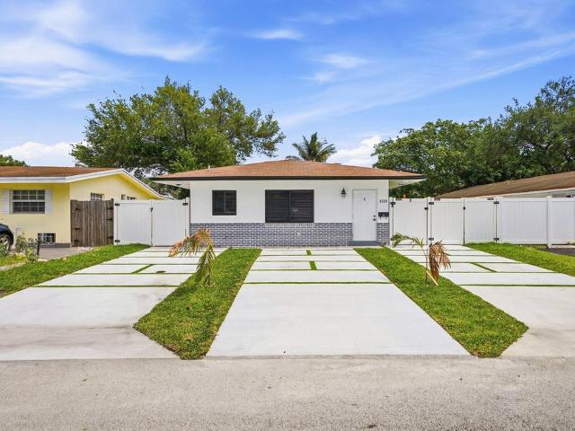 Luxury apartment complex for rent in Fort Lauderdale, United States
