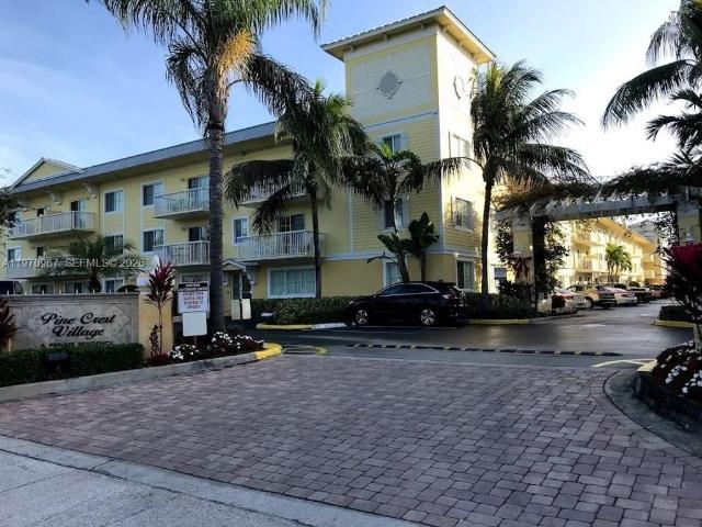 Luxury apartment complex for rent in Fort Lauderdale, Florida