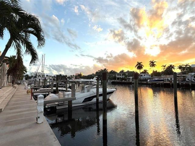 Luxury apartment complex for rent in Fort Lauderdale, Florida