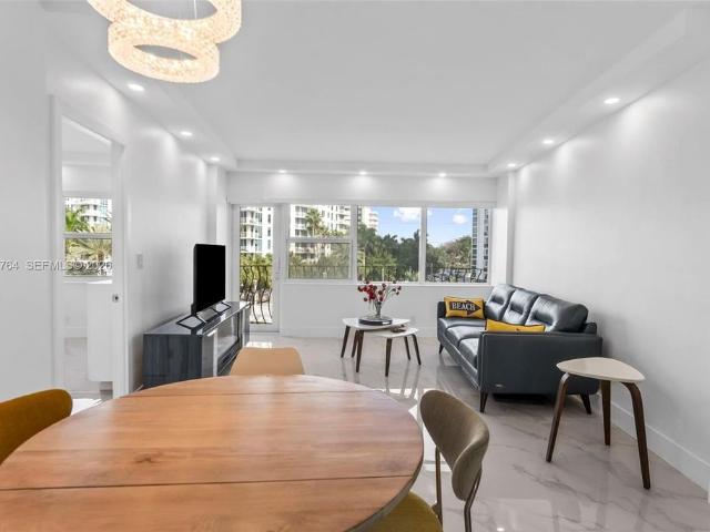 Luxury apartment complex for rent in Fort Lauderdale, Florida