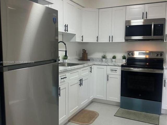 Luxury apartment complex for rent in Fort Lauderdale, Florida