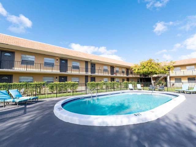 Luxury apartment complex for rent in Fort Lauderdale, Florida