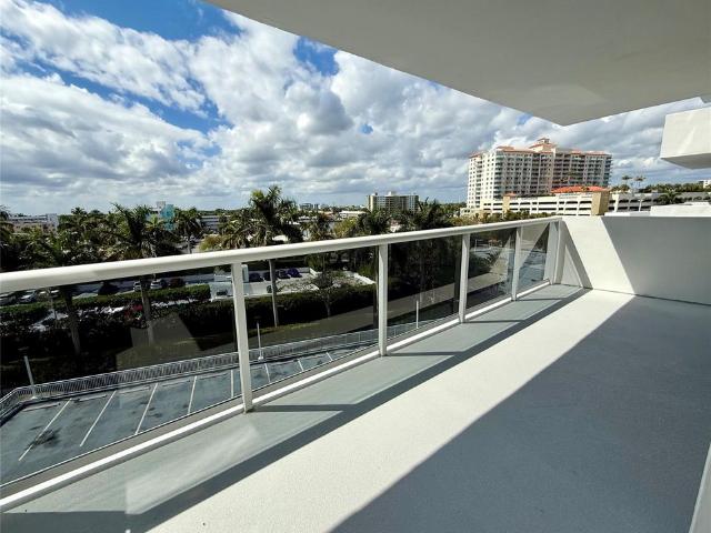 Luxury apartment complex for rent in Fort Lauderdale, Florida