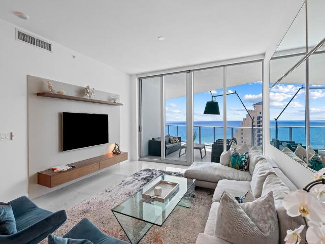 Luxury apartment complex for rent in Fort Lauderdale, Florida