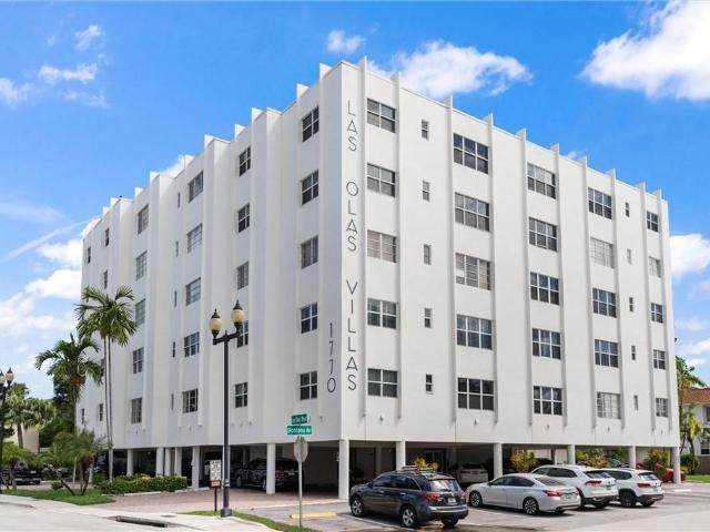 Luxury apartment complex for rent in Fort Lauderdale, Florida