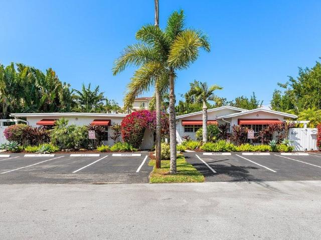 Luxury apartment complex for rent in Fort Lauderdale, Florida