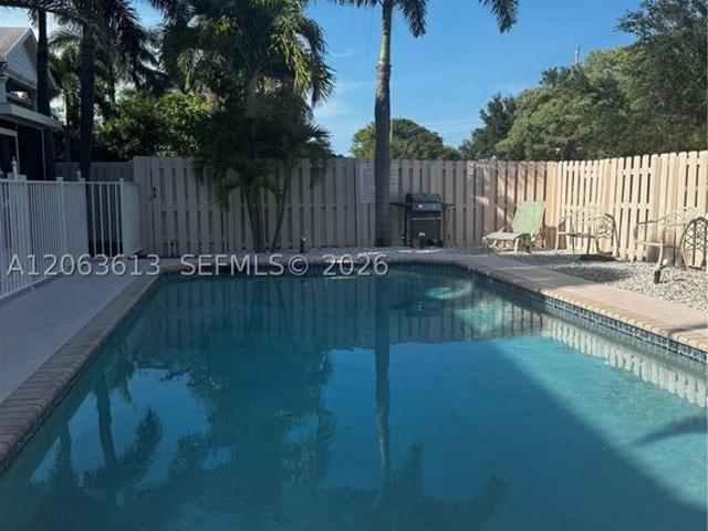 Luxury apartment complex for rent in Fort Lauderdale, Florida