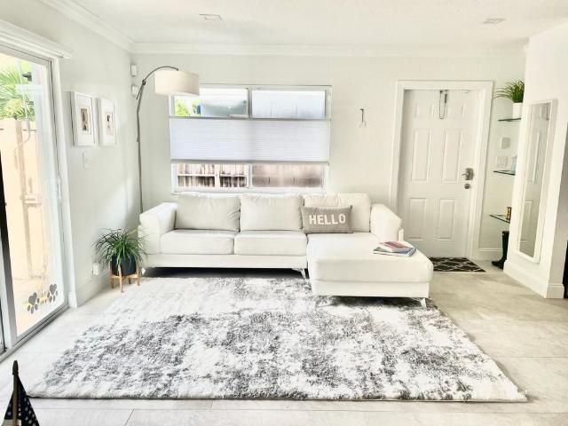 Luxury apartment complex for rent in Fort Lauderdale, Florida