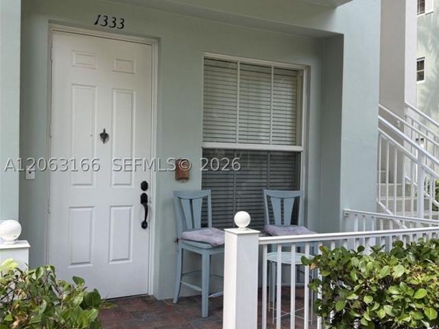 Luxury apartment complex for rent in Fort Lauderdale, Florida