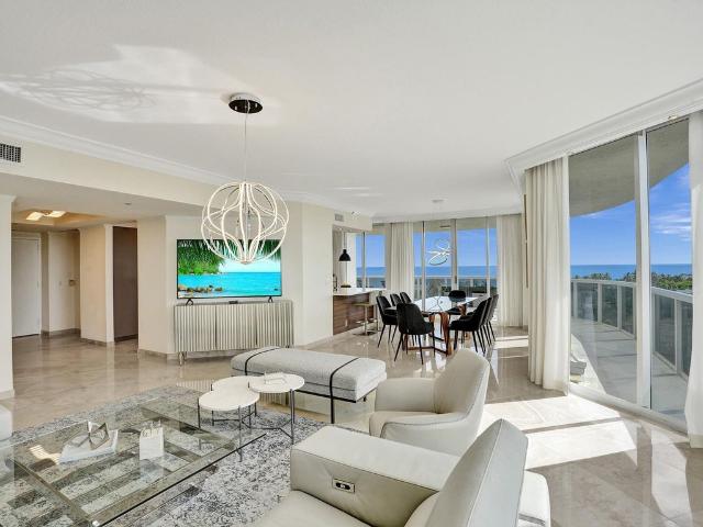 Luxury apartment complex for rent in Fort Lauderdale, Florida