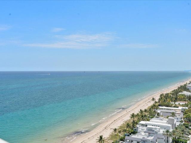 Luxury apartment complex for rent in Fort Lauderdale, Florida
