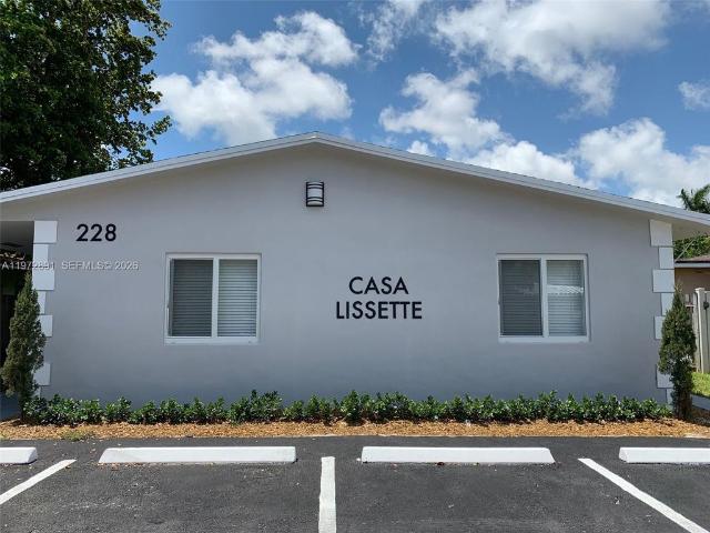 Luxury apartment complex for rent in Fort Lauderdale, Florida