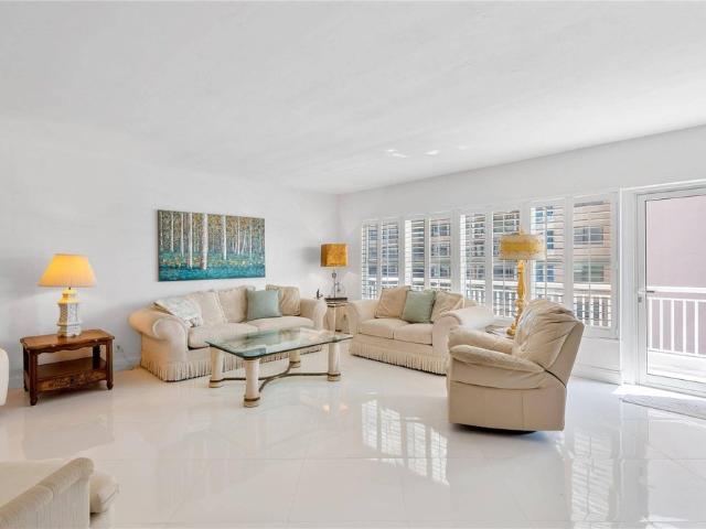 Luxury apartment complex for rent in Fort Lauderdale, Florida
