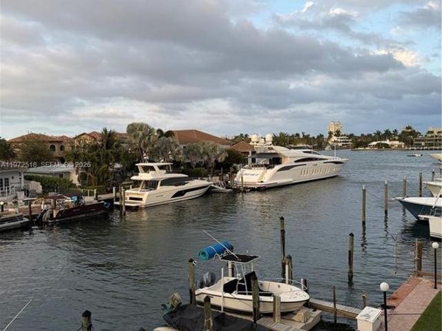 Luxury apartment complex for rent in Fort Lauderdale, Florida