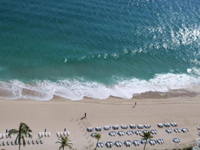 Luxury apartment complex for rent in Fort Lauderdale, Florida