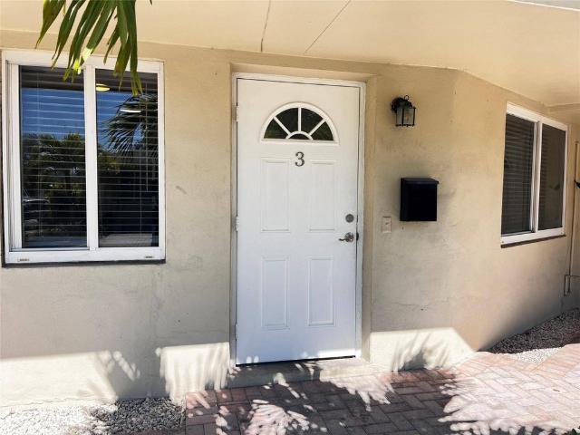 Luxury apartment complex for rent in Fort Lauderdale, Florida