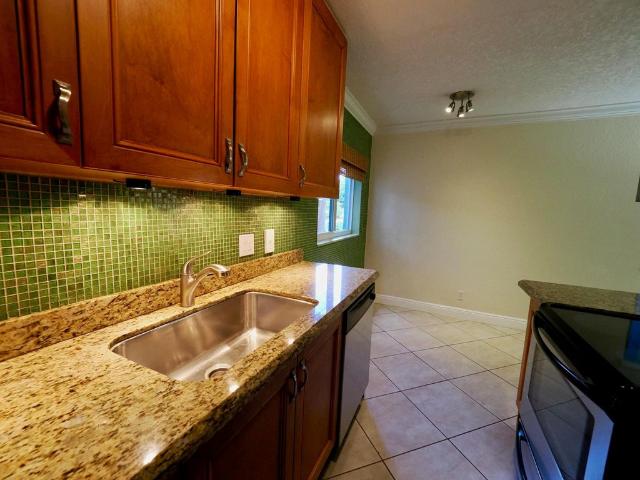 Luxury apartment complex for rent in Fort Lauderdale, Florida