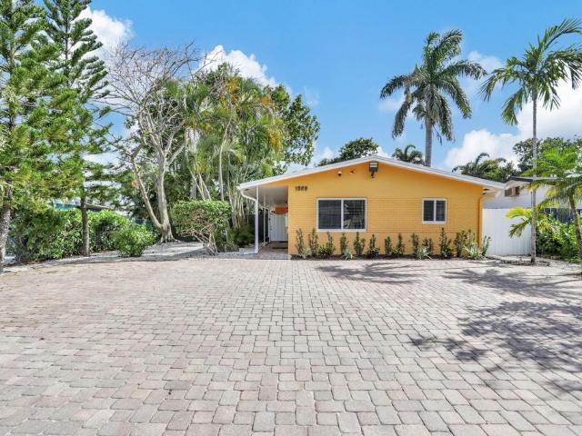 Luxury apartment complex for rent in Fort Lauderdale, Florida
