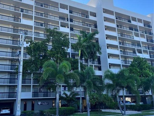 Luxury apartment complex for rent in Fort Lauderdale, Florida