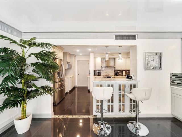 Luxury apartment complex for rent in Fort Lauderdale, Florida