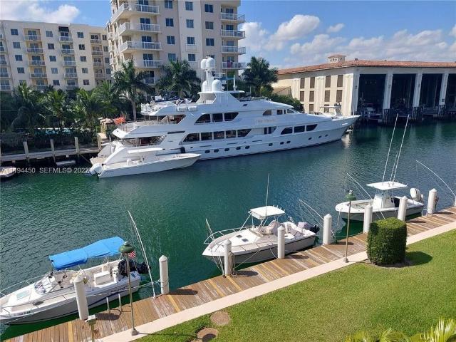 Luxury apartment complex for rent in Fort Lauderdale, Florida