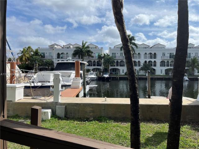Luxury apartment complex for rent in Fort Lauderdale, United States