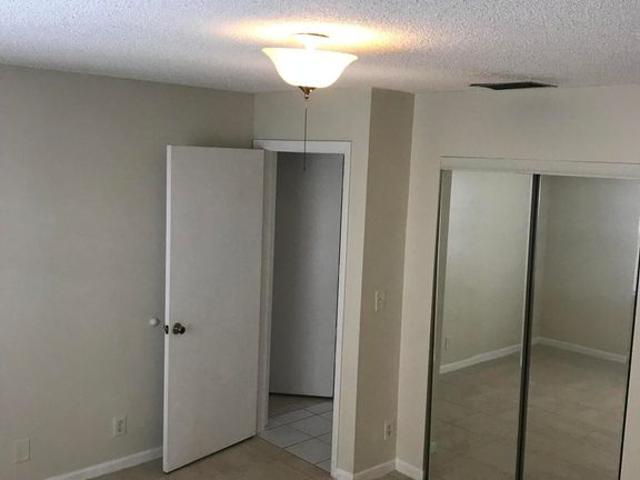 Luxury apartment complex for rent in Fort Lauderdale, Florida