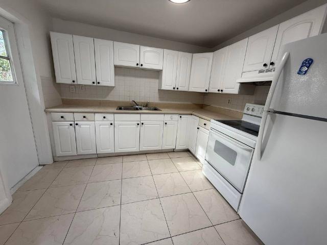 Luxury apartment complex for rent in Fort Lauderdale, Florida