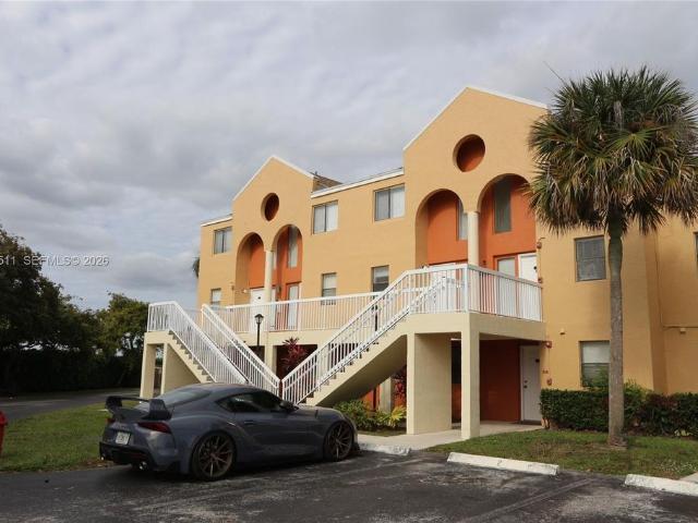 Luxury apartment complex for rent in Fort Lauderdale, Florida