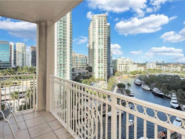 Luxury apartment complex for rent in Fort Lauderdale, Florida
