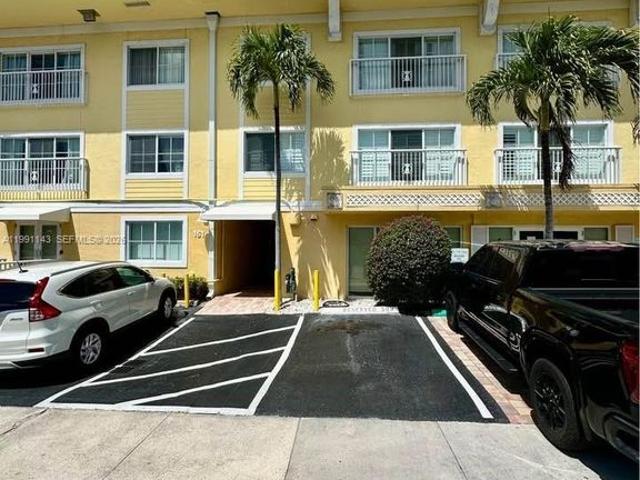 Luxury apartment complex for rent in Fort Lauderdale, Florida