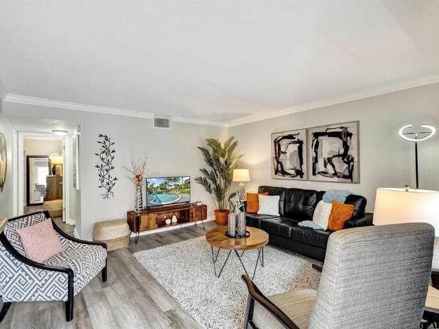 Luxury apartment complex for rent in Fort Lauderdale, Florida