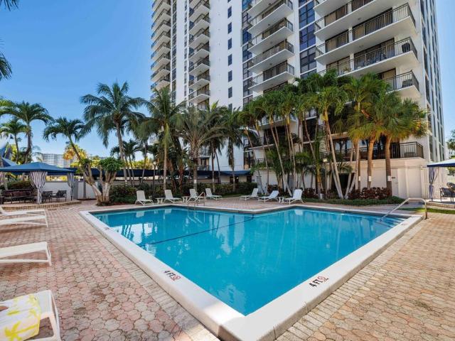 Luxury apartment complex for rent in Fort Lauderdale, Florida