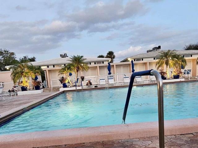 Luxury apartment complex for rent in Fort Lauderdale, Florida