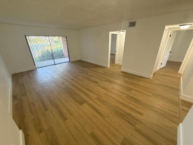 Luxury apartment complex for rent in Fort Lauderdale, Florida