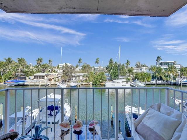 Luxury apartment complex for rent in Fort Lauderdale, Florida