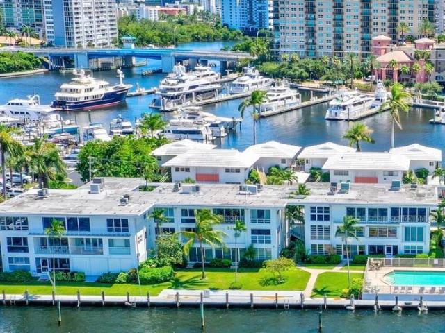Luxury apartment complex for rent in Fort Lauderdale, Florida