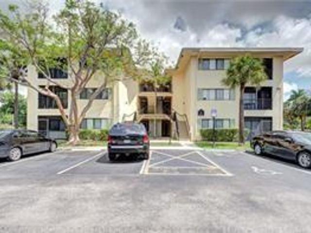 Luxury apartment complex for rent in Fort Lauderdale, Florida