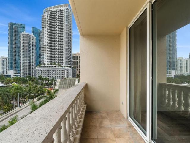 Luxury apartment complex for rent in Fort Lauderdale, Florida