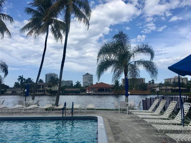 Luxury apartment complex for rent in Fort Lauderdale, Florida