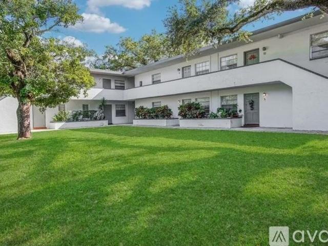 Luxury apartment complex for rent in Fort Lauderdale, Florida